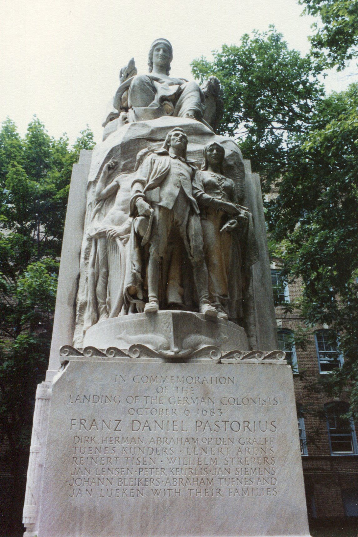 Germantown statue – Pilgrims, Patriots and Pioneers